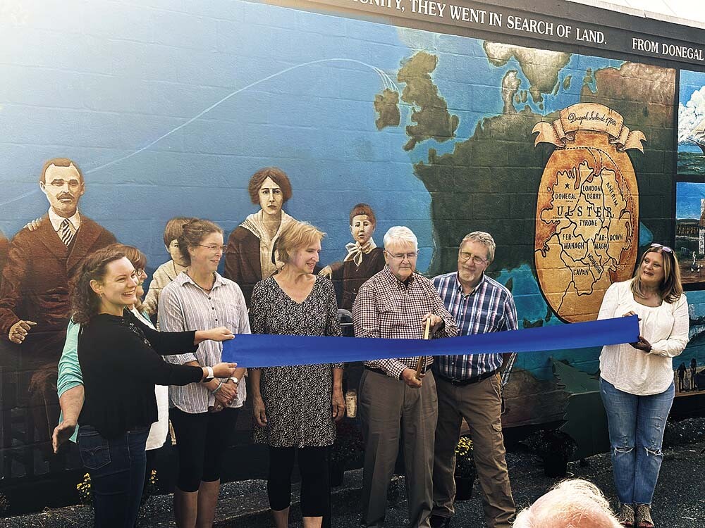 Mural unveiled at museum | TownLively