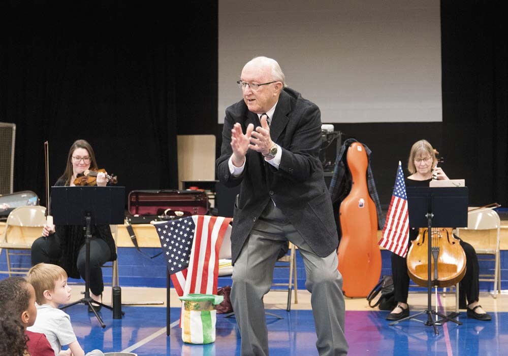Students learn about stringed instruments | TownLively