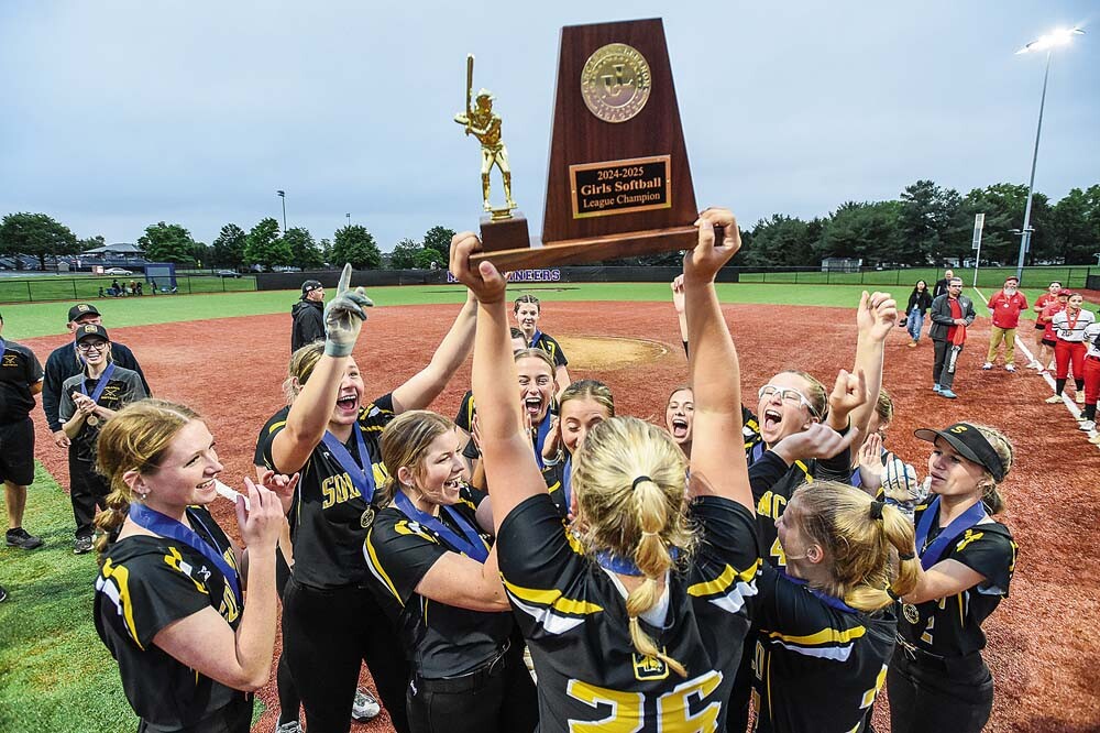 Softball wins 5th L-L championship | TownLively